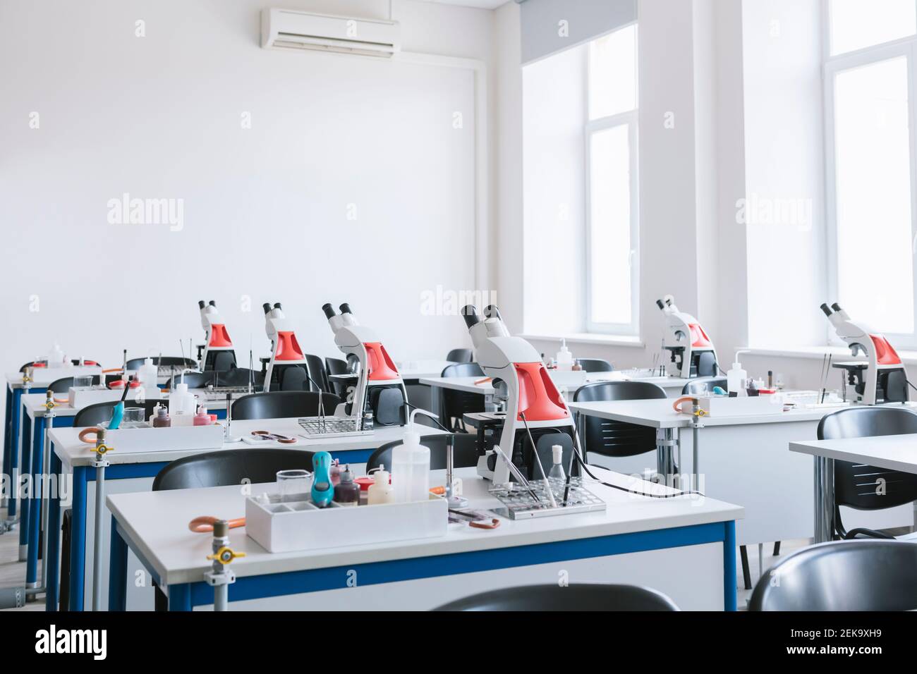 Interior science laboratory hi-res stock photography and images - Alamy