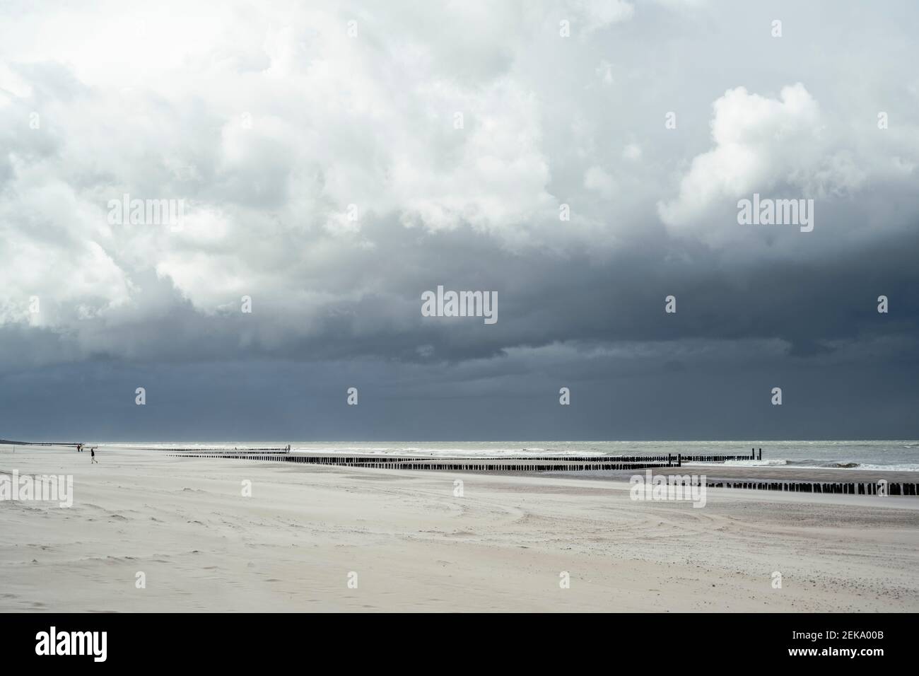 Empty beach coastal landscape hi-res stock photography and images - Alamy