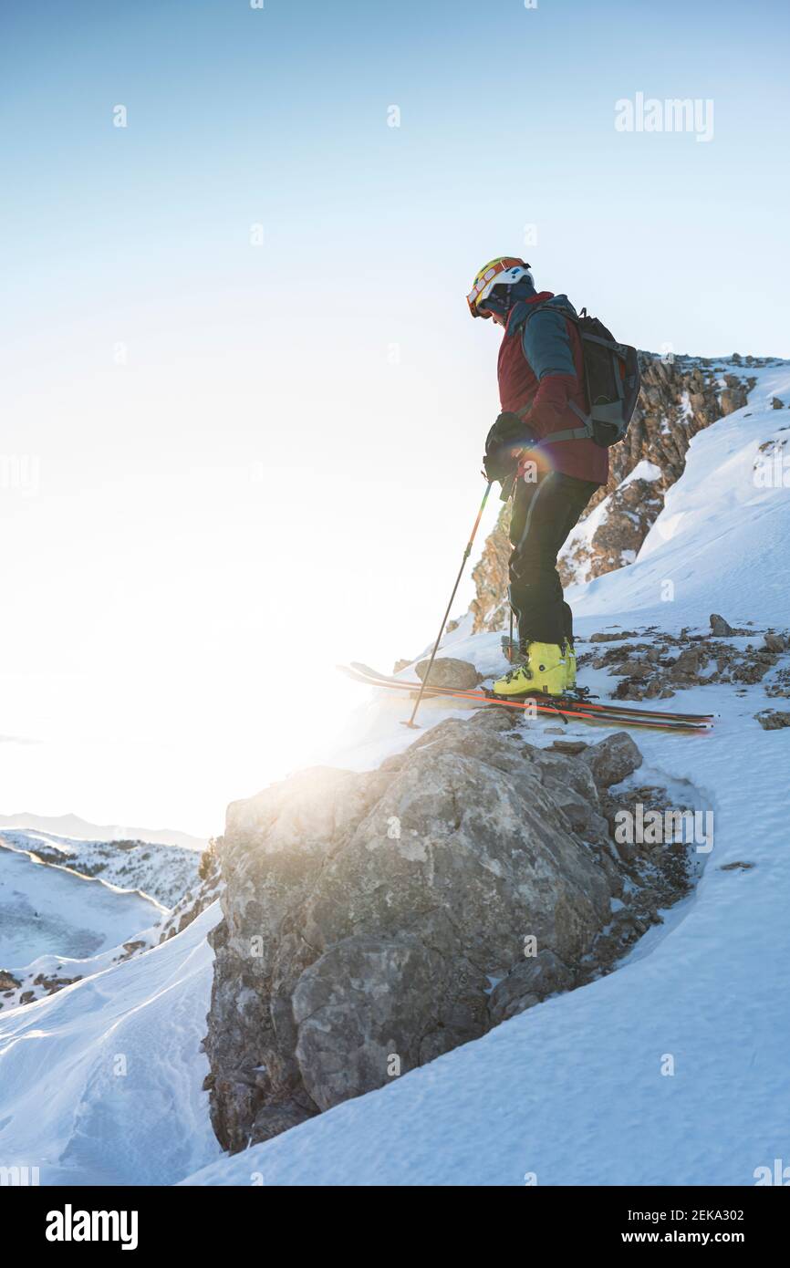 Male skier hi-res stock photography and images - Alamy