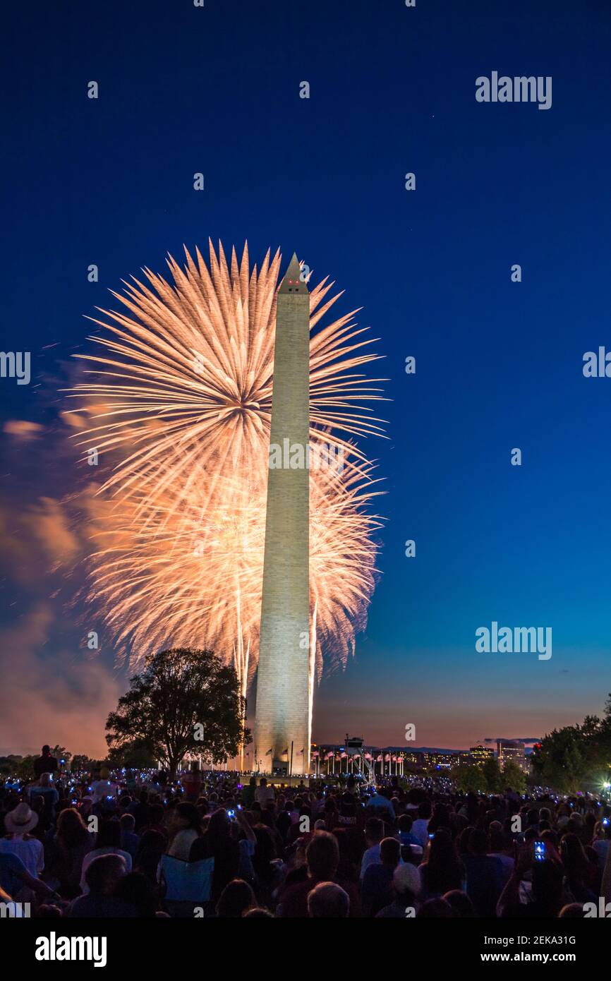 Independence day fireworks monuments hi-res stock photography and ...