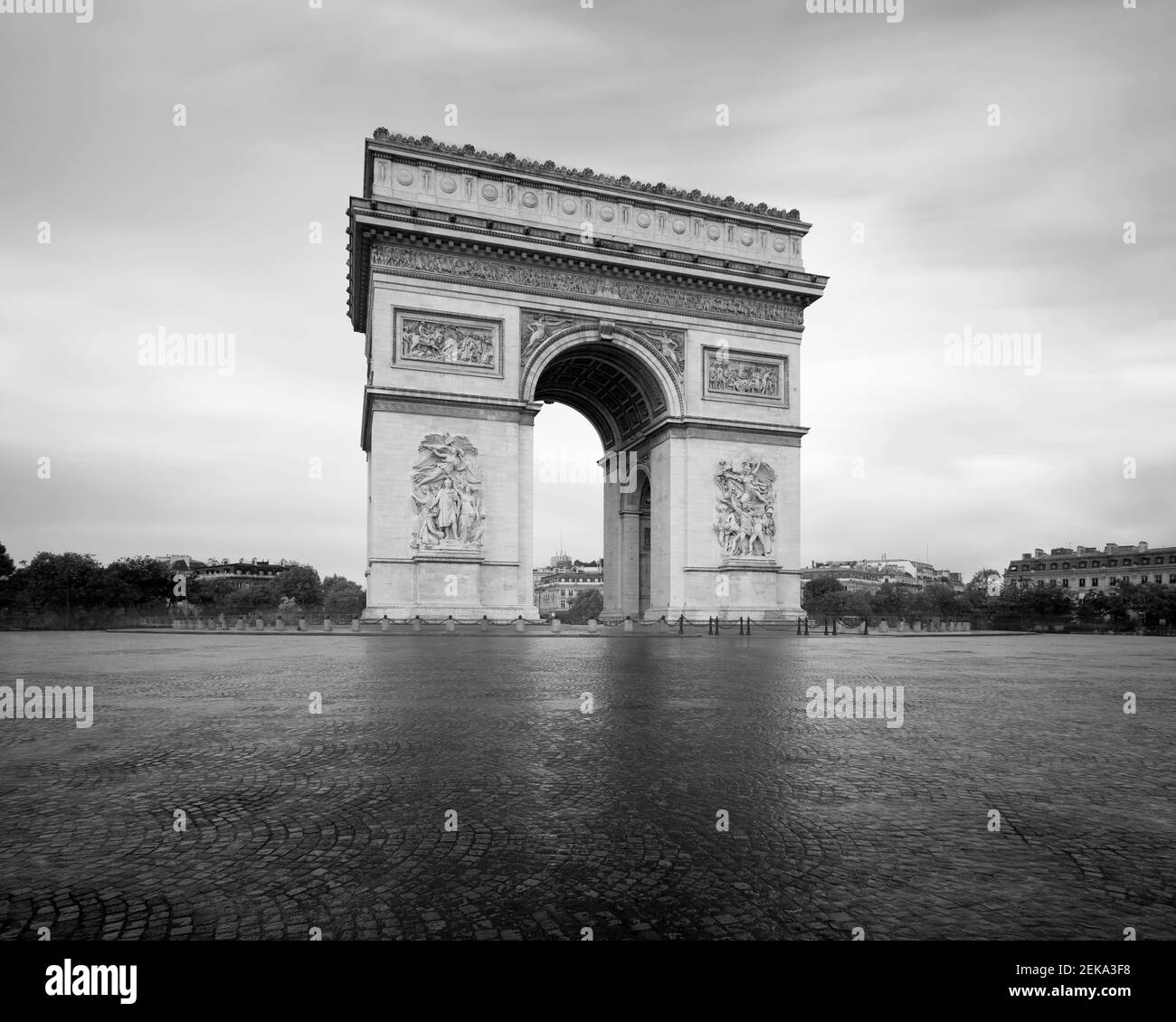 Arc de triomphe empty square hi-res stock photography and images - Alamy