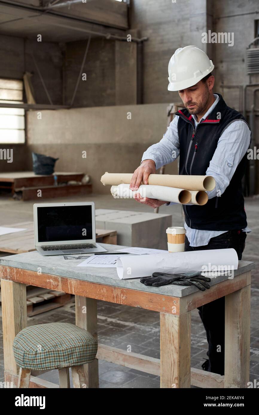 Building blueprints hi-res stock photography and images - Alamy