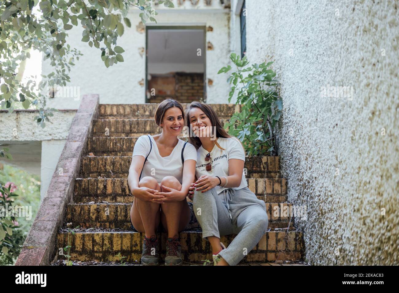 Old building steps hi-res stock photography and images - Alamy