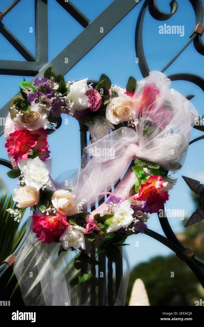 Heart wrought iron gate hi-res stock photography and images - Alamy