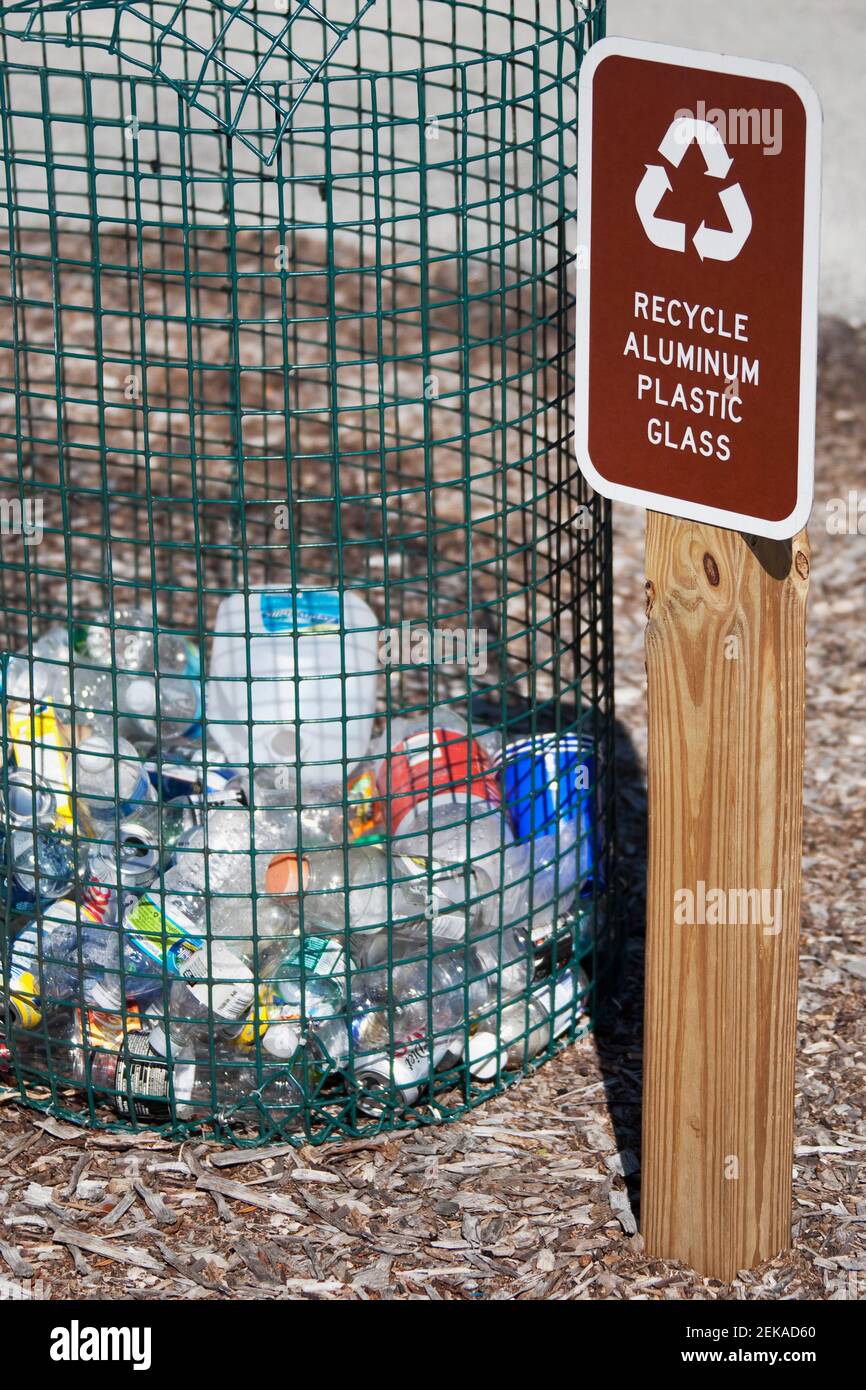 Signboard beside a garbage bin, John Pennekamp Coral Reef State Park ...