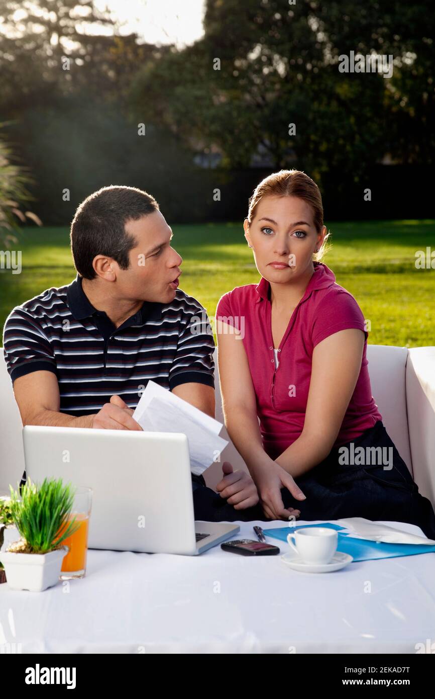 Sorting out bills hi-res stock photography and images - Alamy