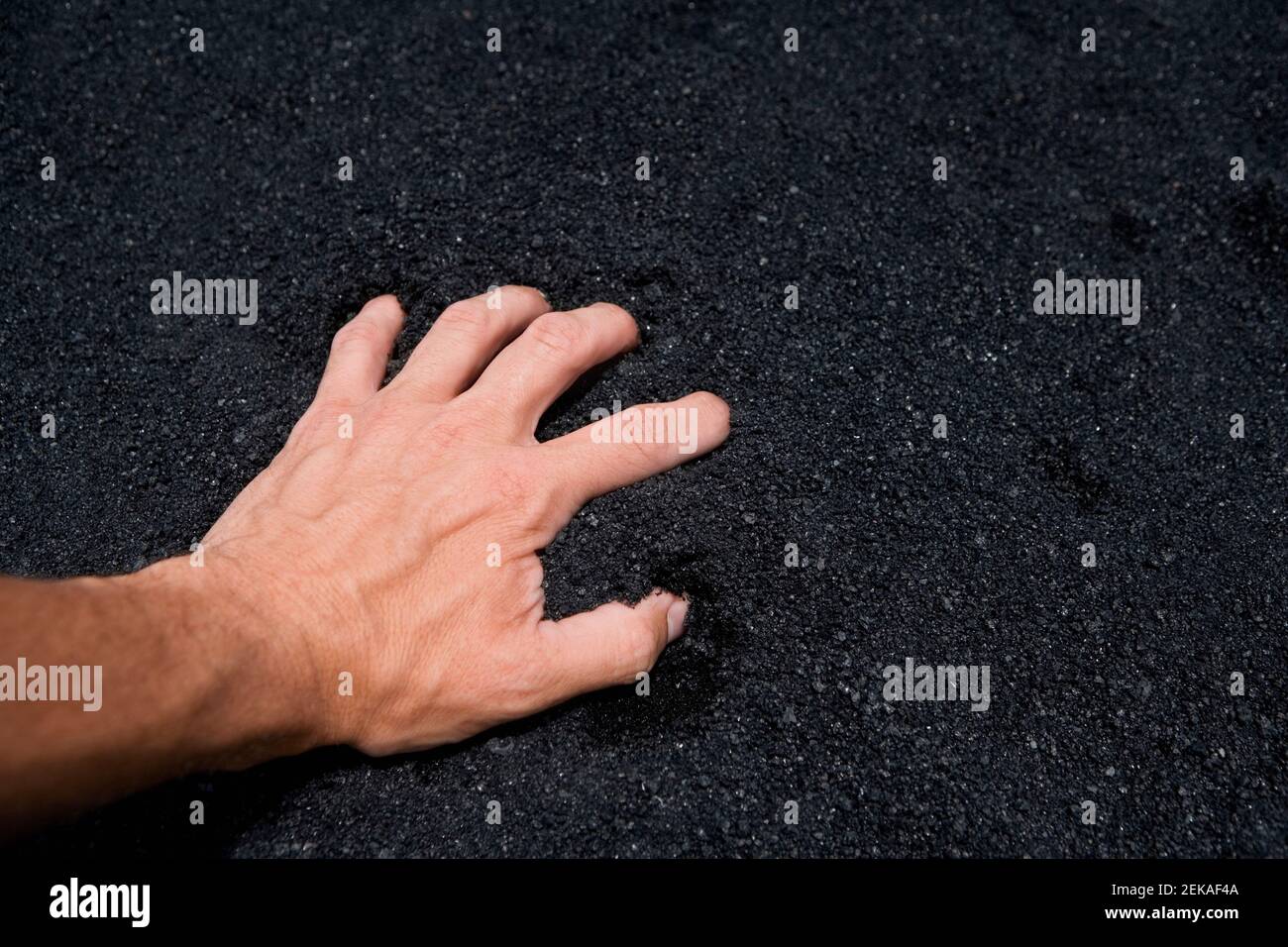Handful of sand hi-res stock photography and images - Alamy