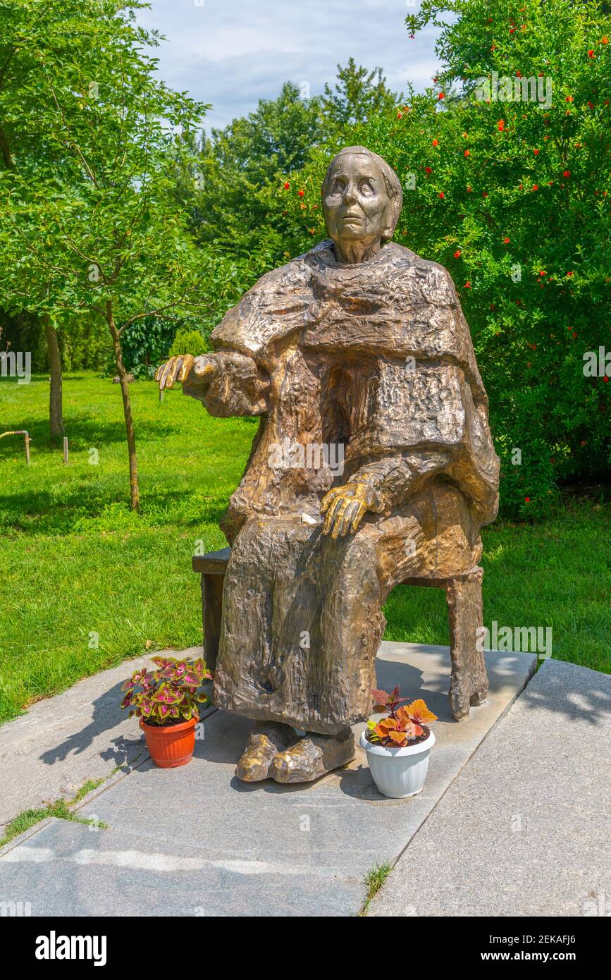 Bronze statue of Baba Vanga in Rupite, Bulgaria Stock Photo - Alamy