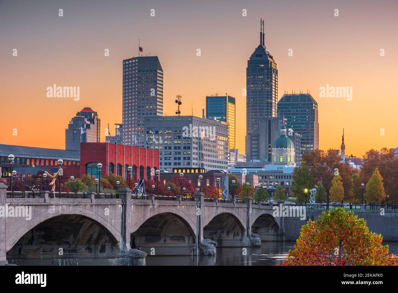 Downtown skyline white river indianapolis hi-res stock photography and ...