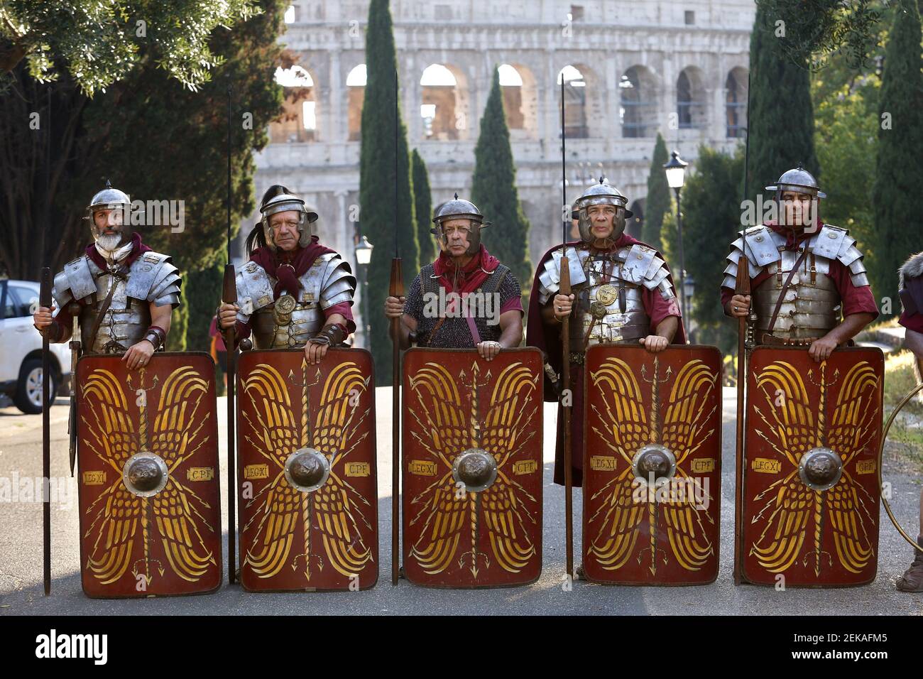 1st and 2nd century BC legionaries of the most famous Roman reenactment ...