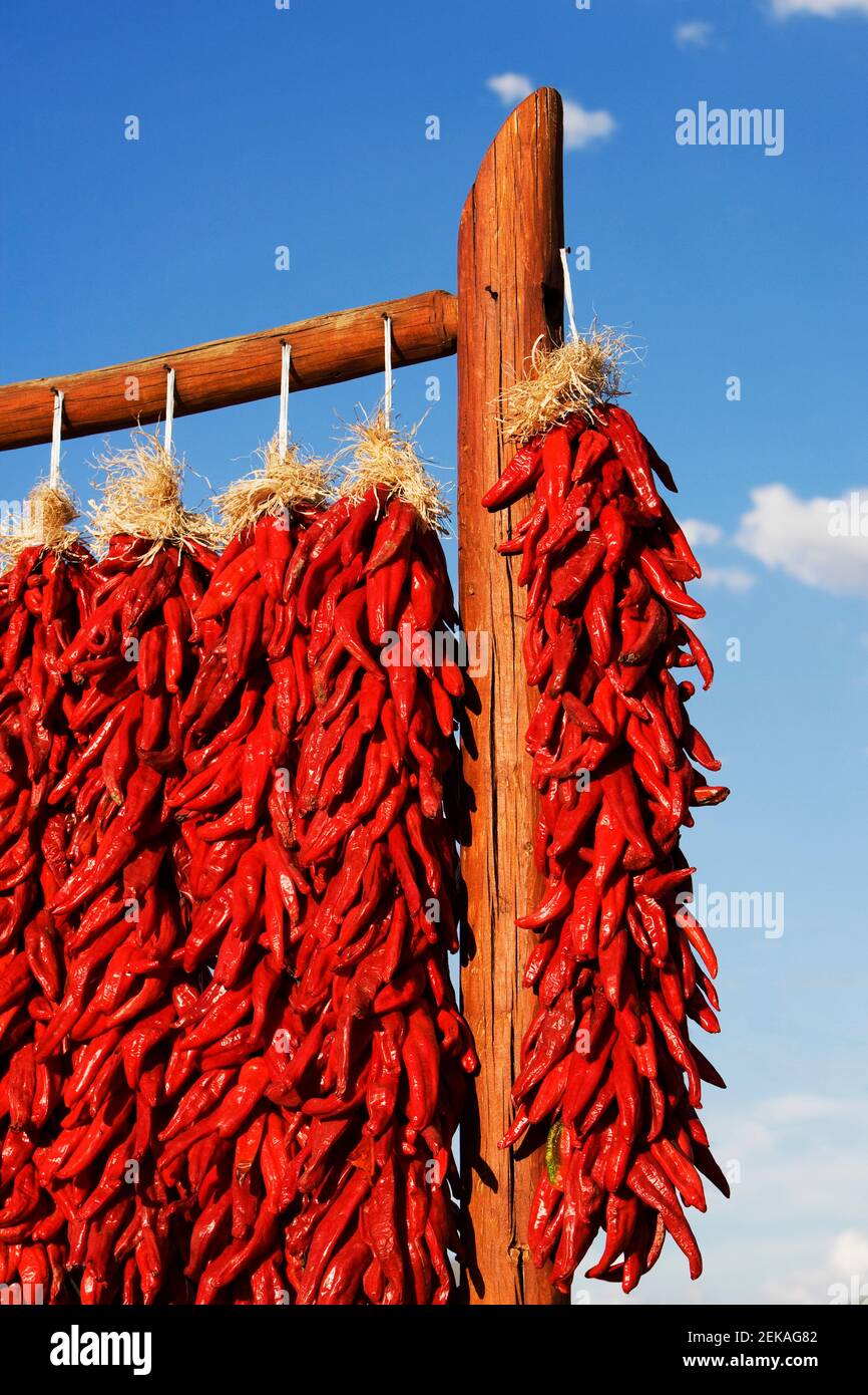 Chili stall hi-res stock photography and images - Alamy