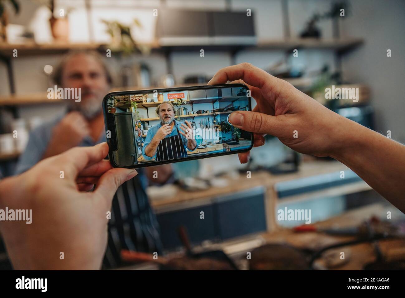 Hand filming phone hi-res stock photography and images - Alamy