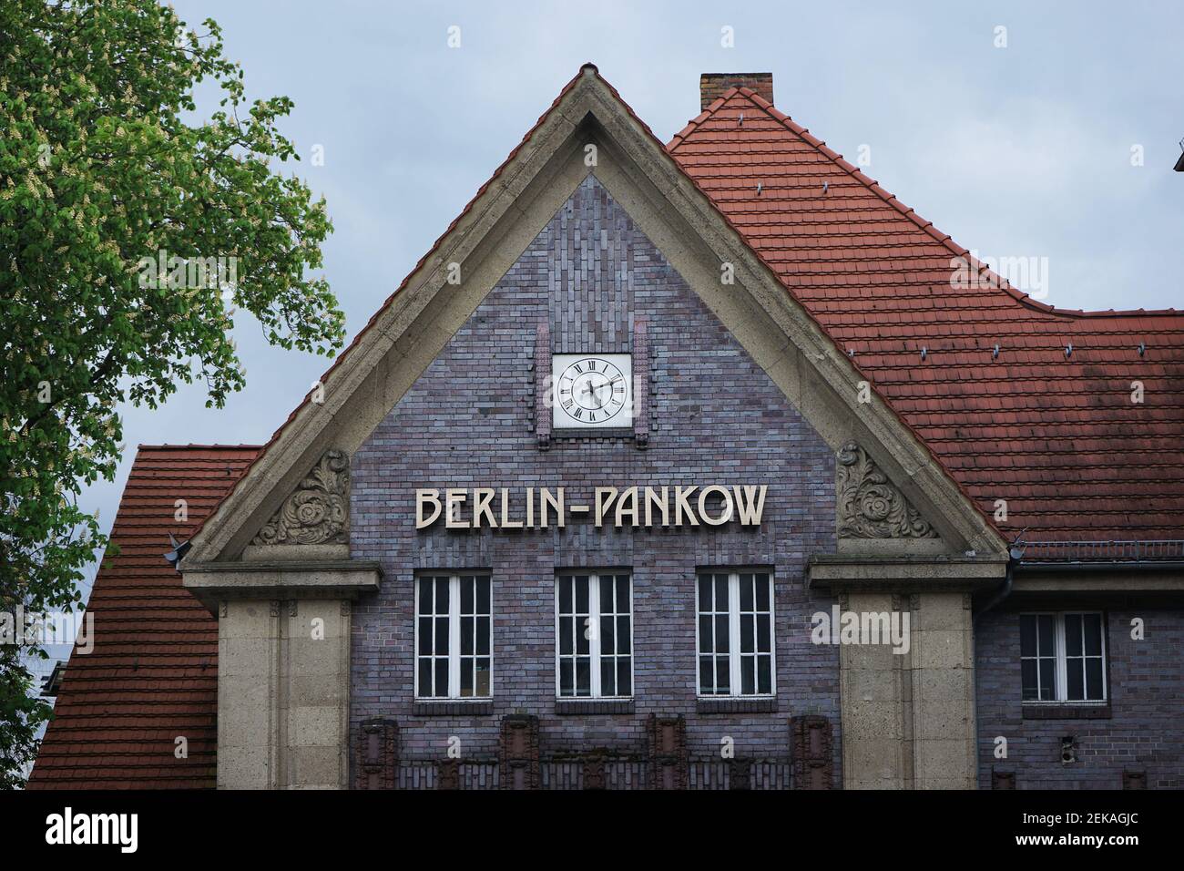 Berlin Panko Train Station (S+U Pankow Stock Photo - Alamy