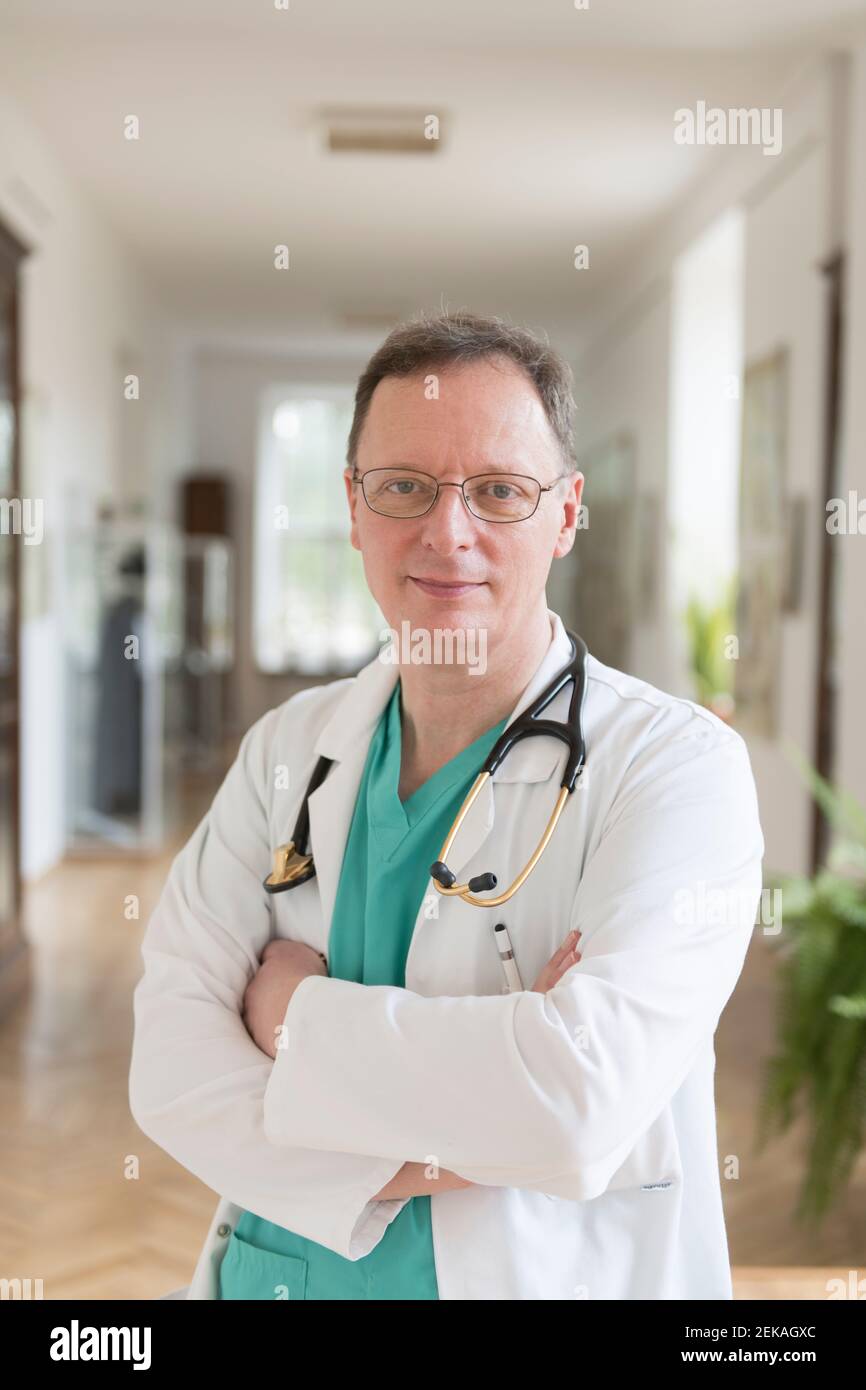 Portrait of a confident doctor Stock Photo - Alamy