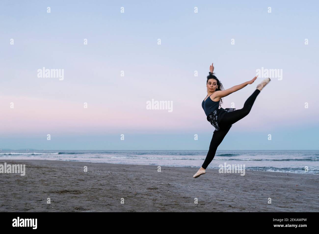 Flexible legs hi-res stock photography and images - Alamy