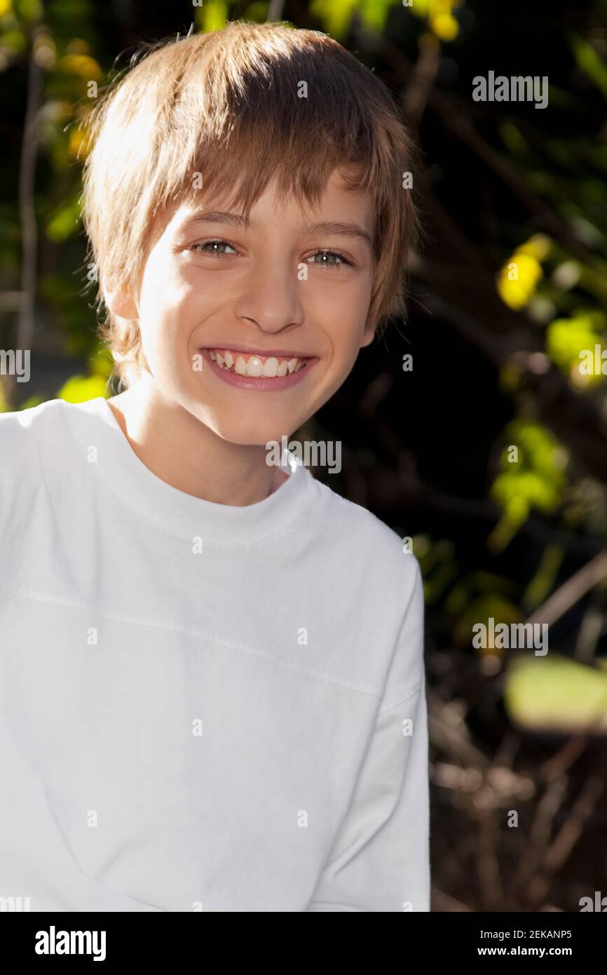 Portrait of a boy smiling Stock Photo - Alamy