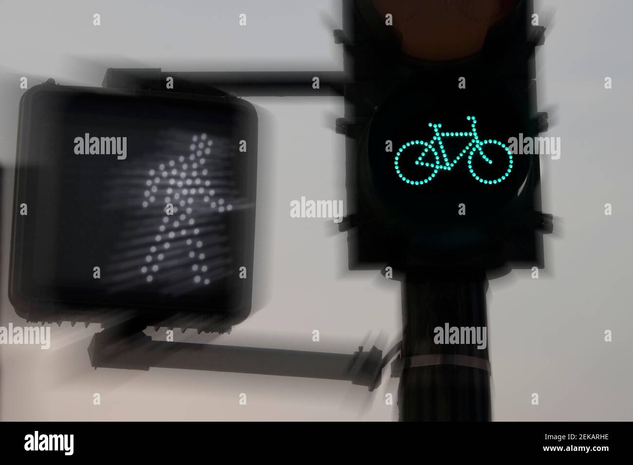 Traffic lights for bicycles and pedestrian crossing Stock Photo - Alamy