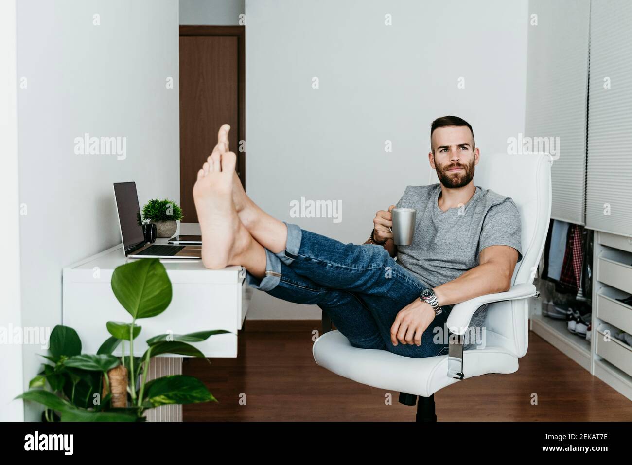 Taking work hi-res stock photography and images - Alamy