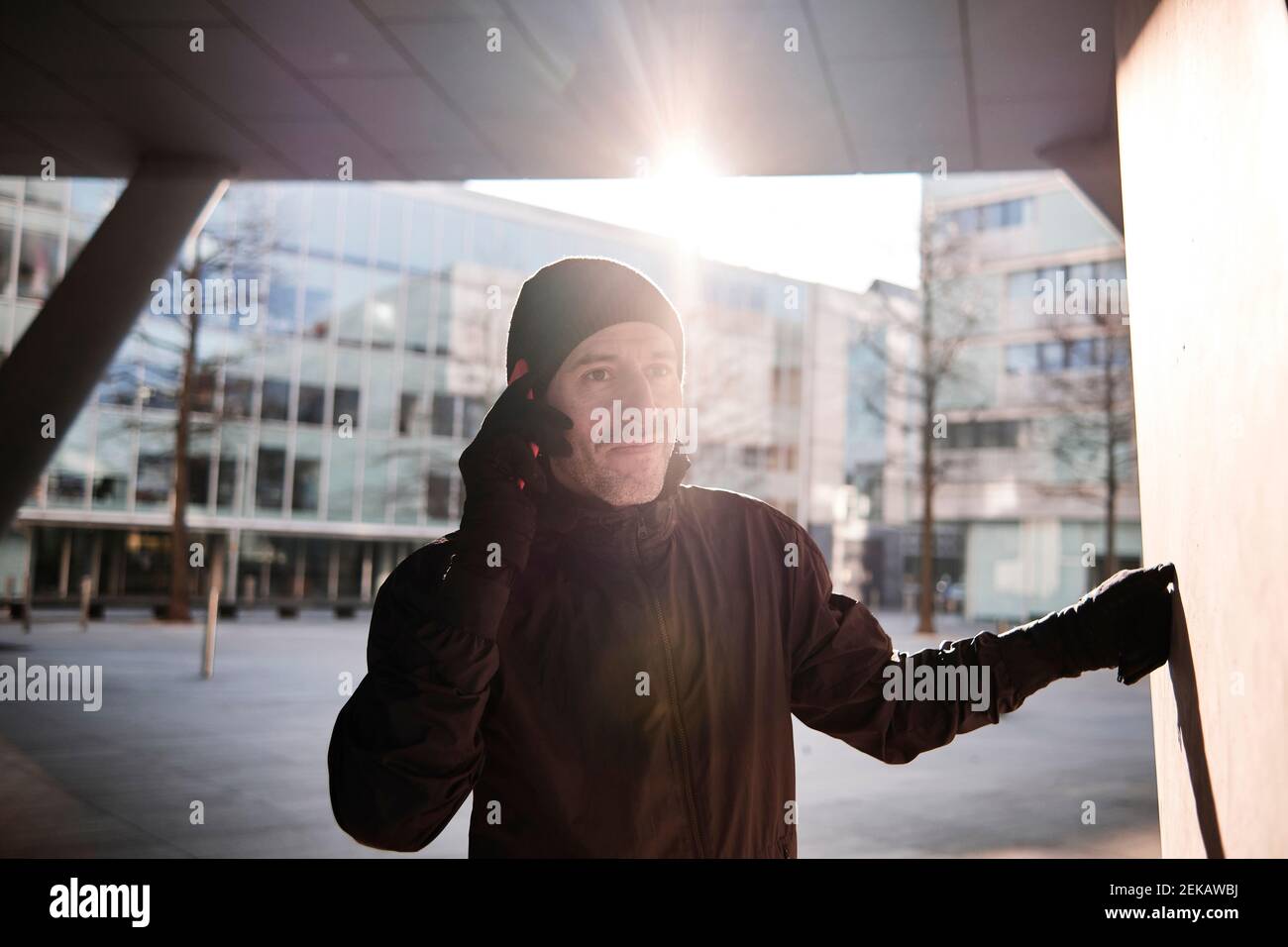 Man talking on phone bridge hi-res stock photography and images - Alamy