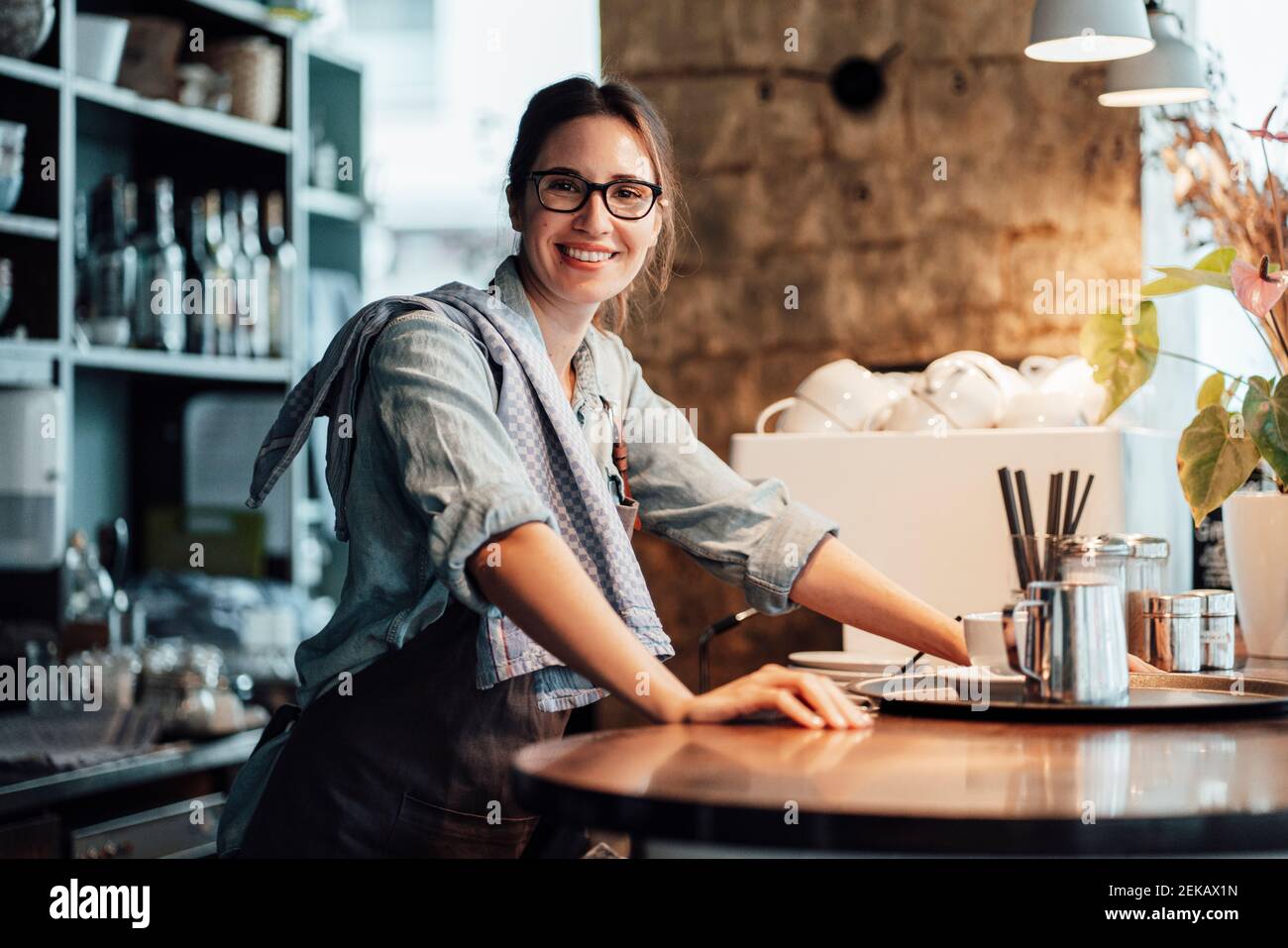 Shop manager hi-res stock photography and images - Alamy