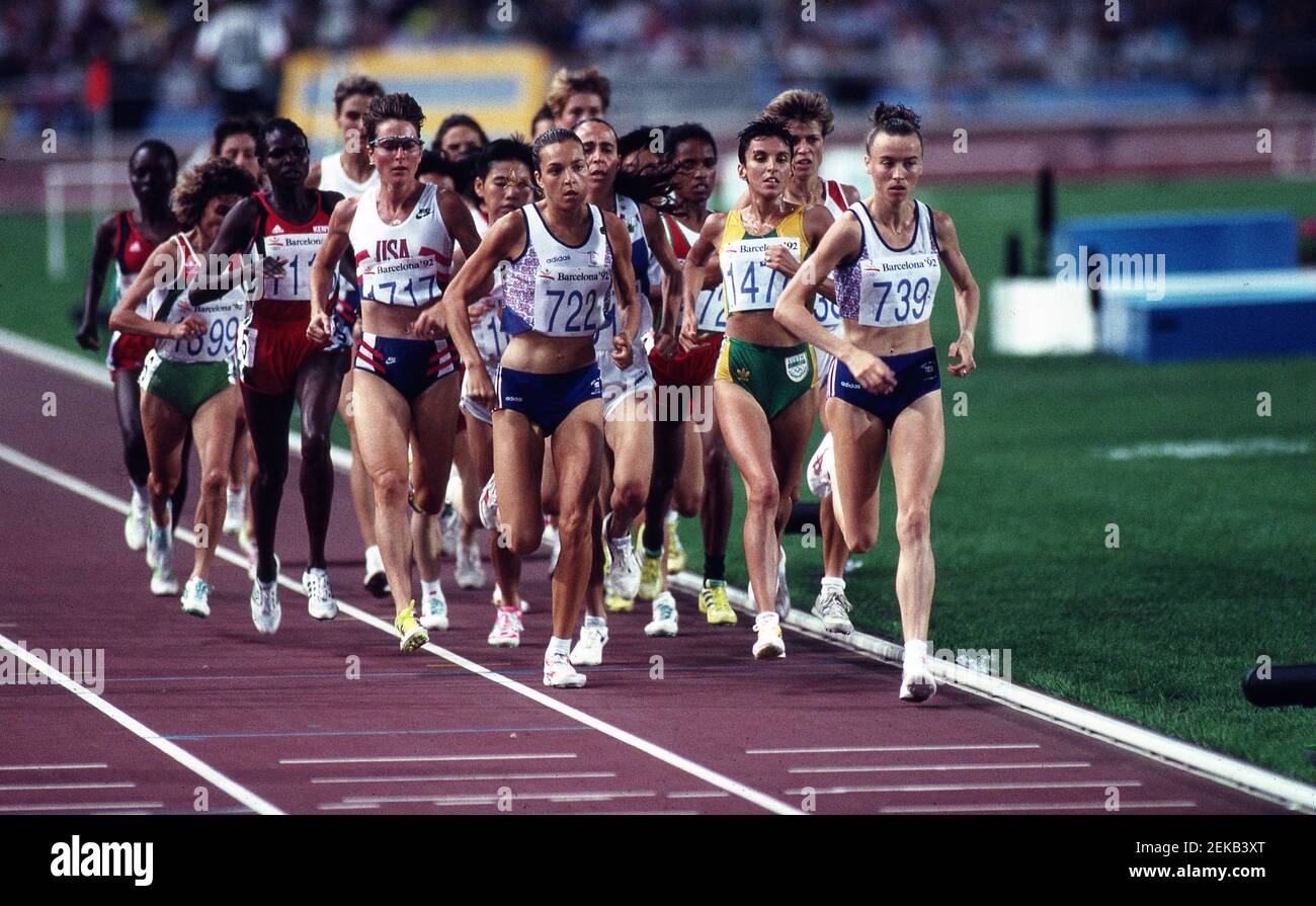 Liz McColgan leading the pack in the 10,00 metres. Photo by Tony ...