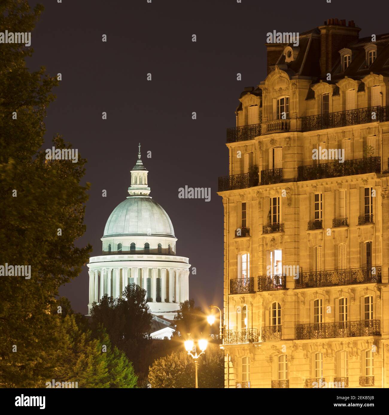 Illuminated dome hi-res stock photography and images - Alamy