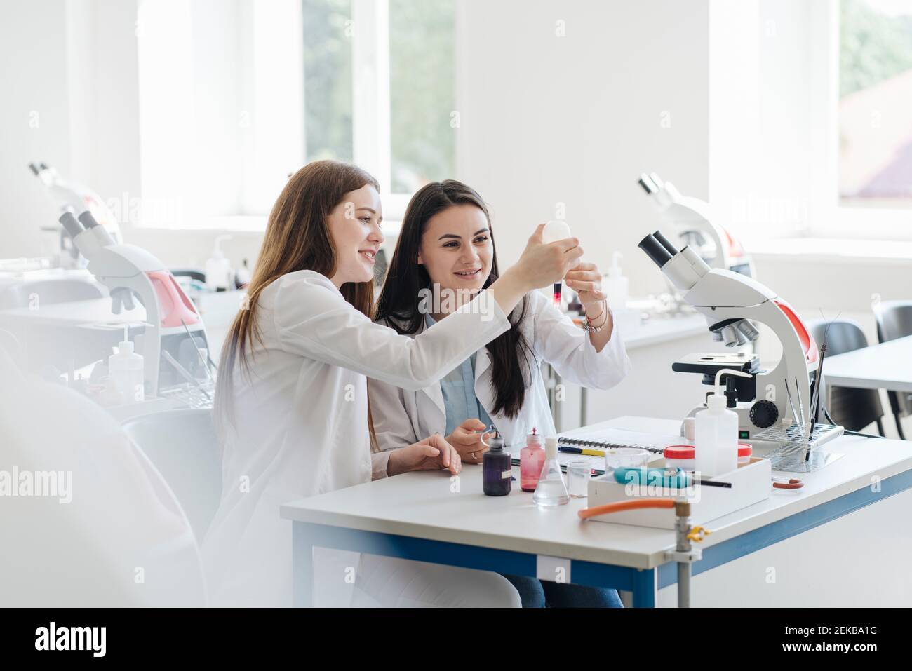 Sample lab hi-res stock photography and images - Alamy