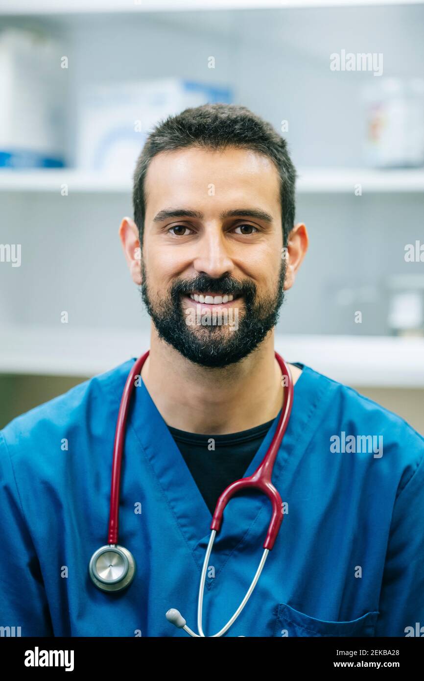 Veterinarian staff hi-res stock photography and images - Alamy