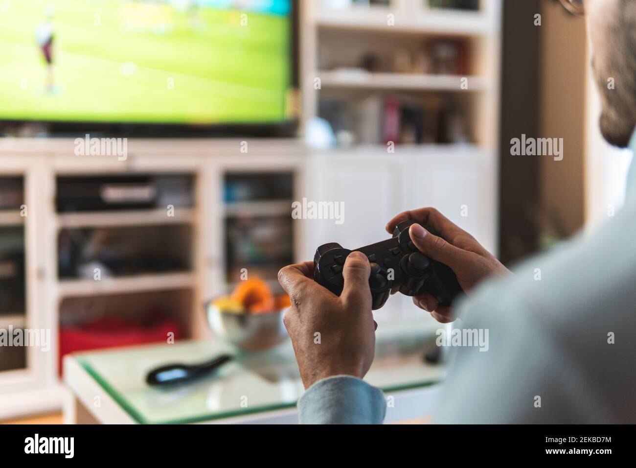 Gamer playing video game hi-res stock photography and images - Alamy