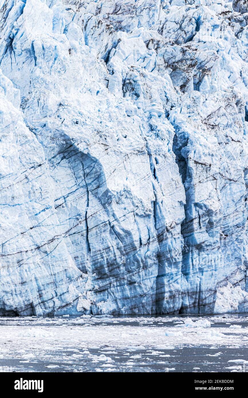 Fissure fissures fissured fissuring hi-res stock photography and images ...