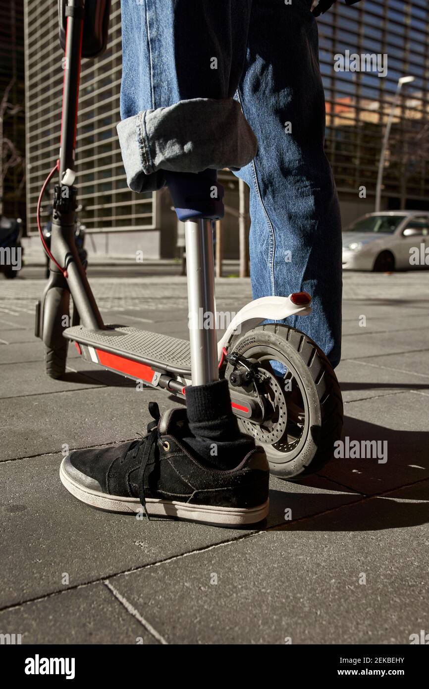 Hispanic person prosthetic leg hi-res stock photography and images - Alamy