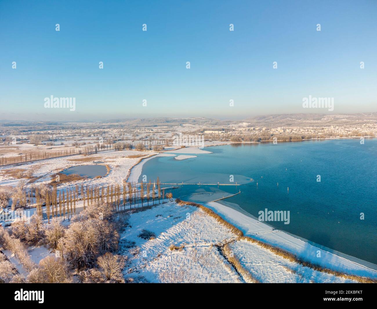 Clear sky in winter hi-res stock photography and images - Alamy