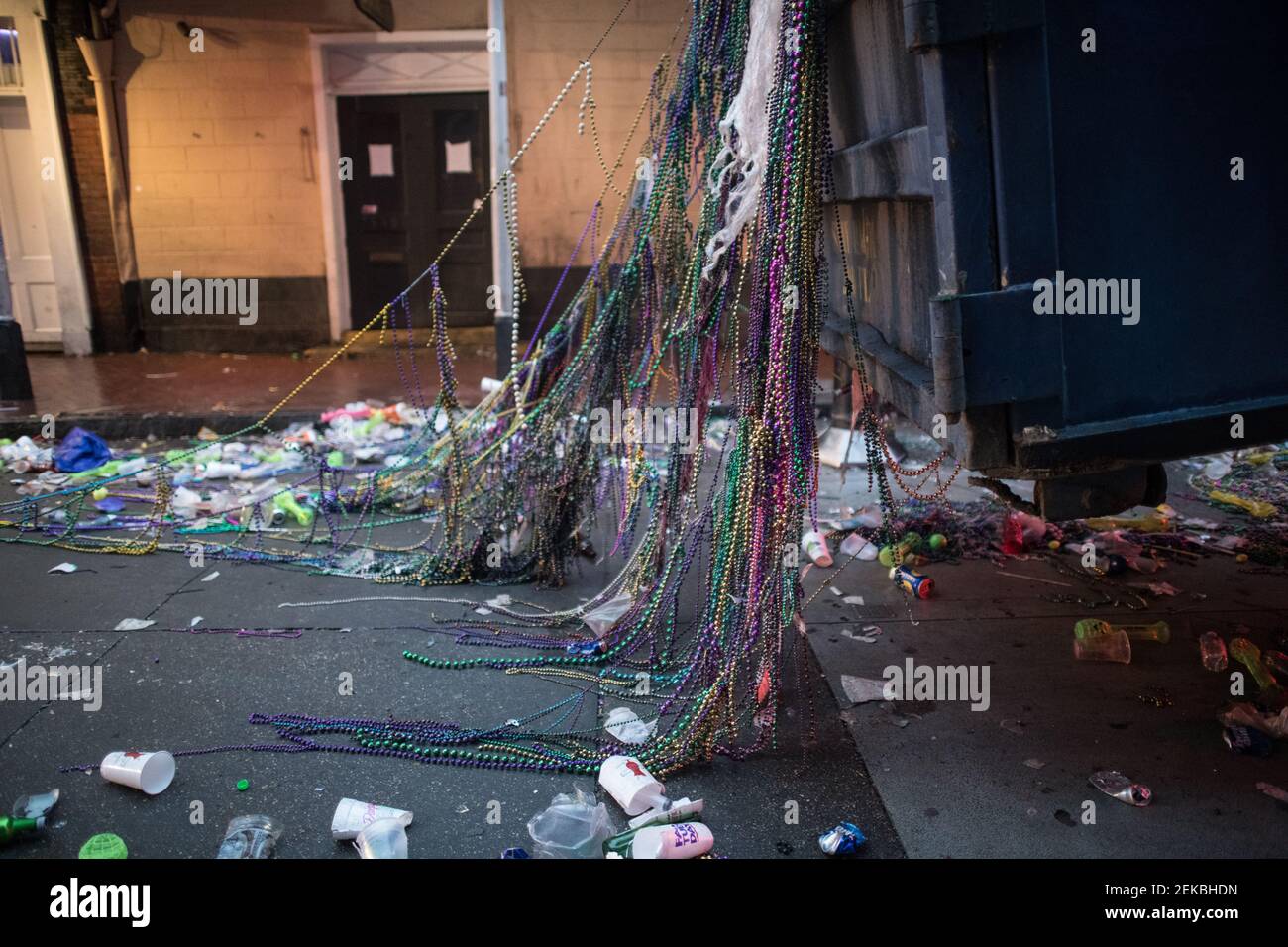 Trash street litter hi-res stock photography and images - Alamy
