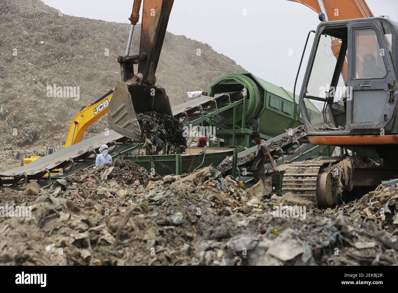 East Delhi Municipal Corporation (EDMC) use a trommel-cum-ballistic ...