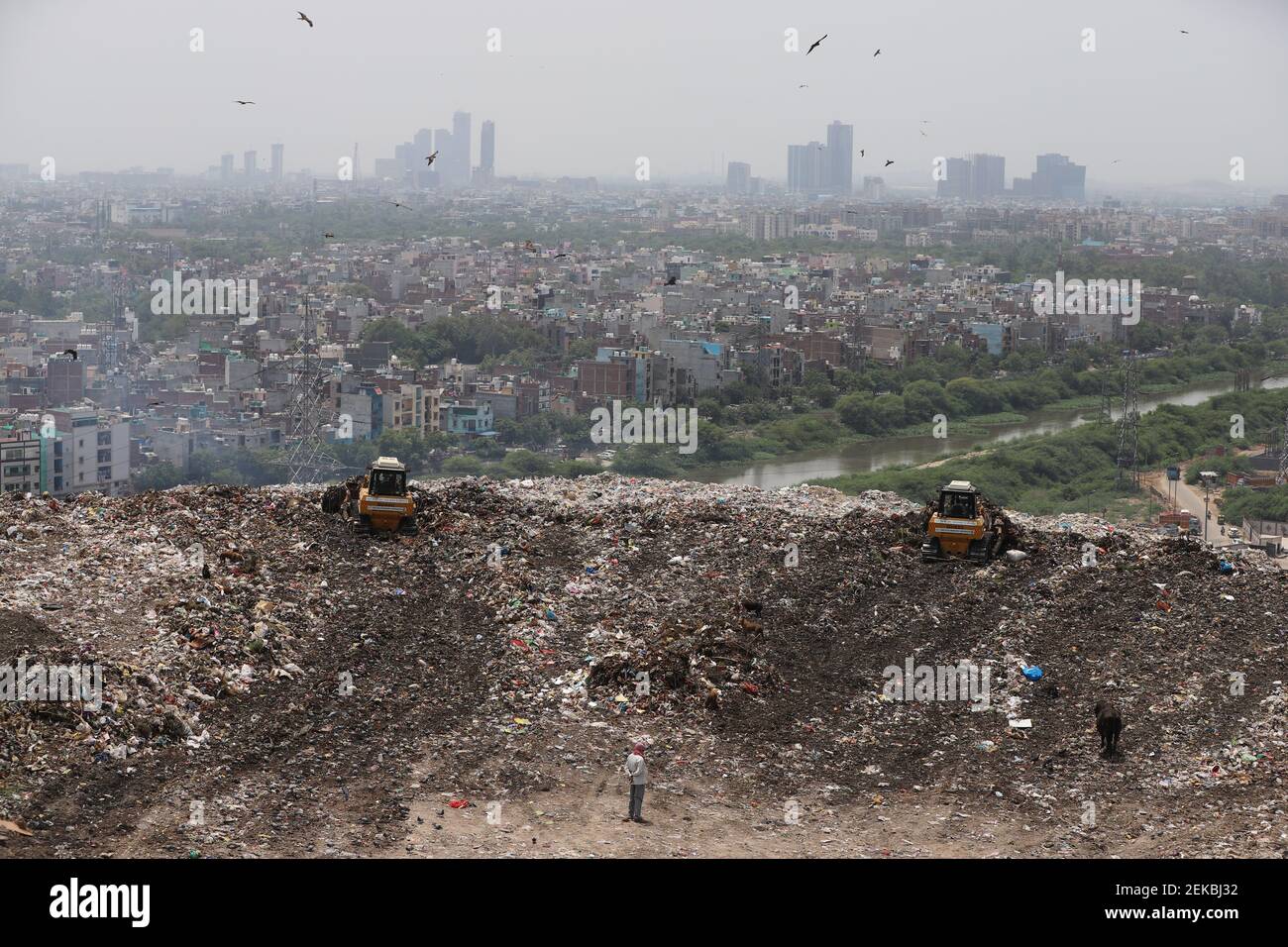 East Delhi Municipal Corporation (EDMC) use a trommel-cum-ballistic ...
