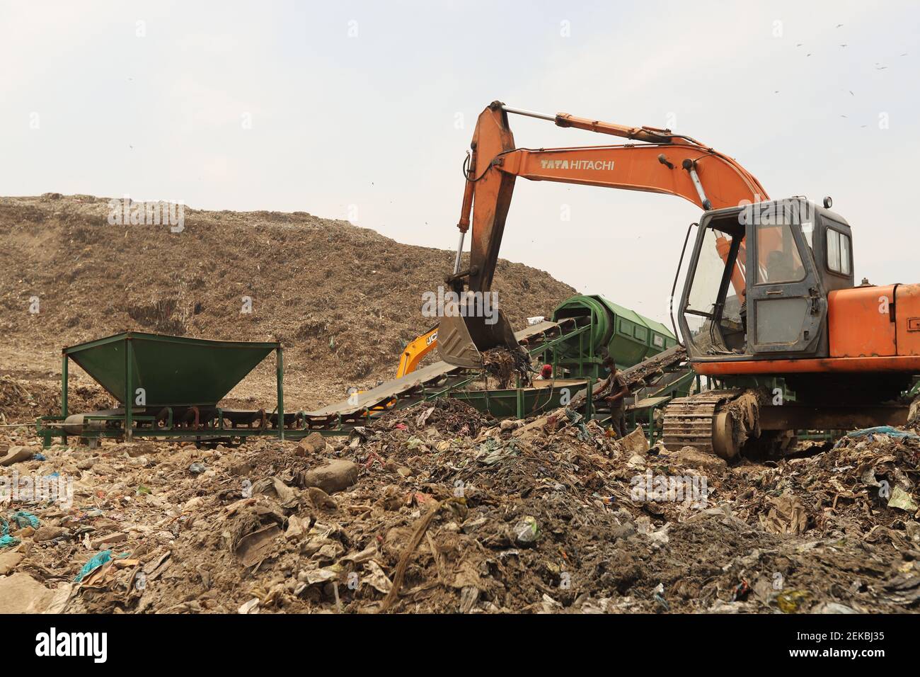 East Delhi Municipal Corporation (EDMC) use a trommel-cum-ballistic ...