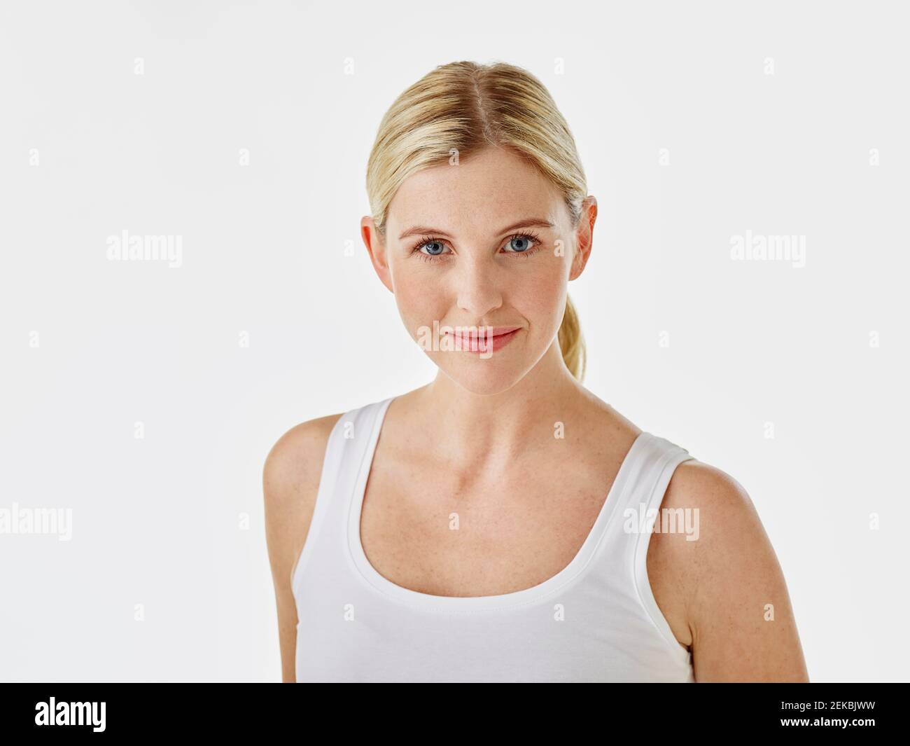 Person standing, plain background hi-res stock photography and images ...