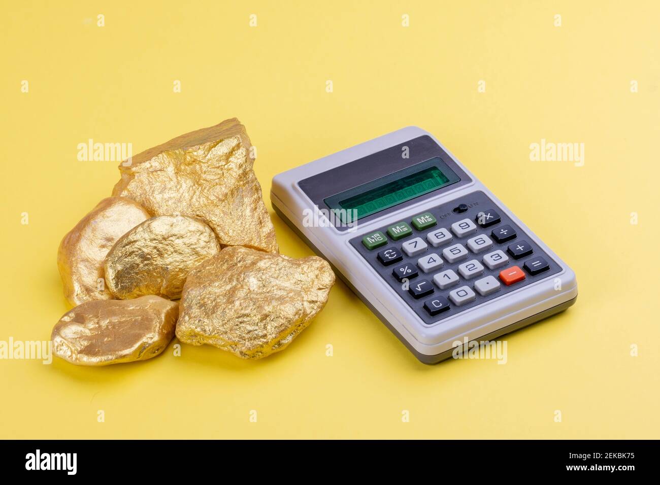 Raw gold hi-res stock photography and images - Alamy