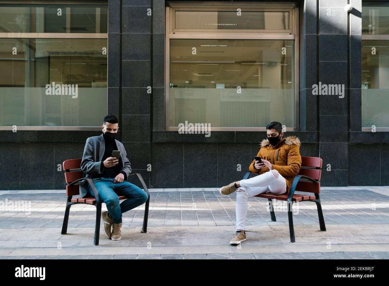Two men wearing face mask hi-res stock photography and images - Alamy