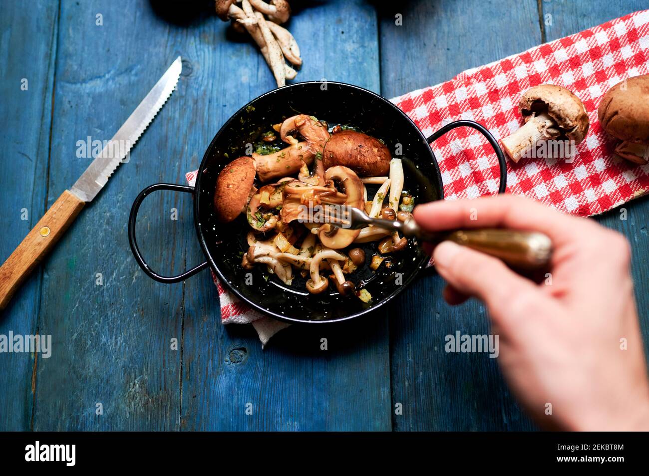 Man eating knife fork hi-res stock photography and images - Alamy
