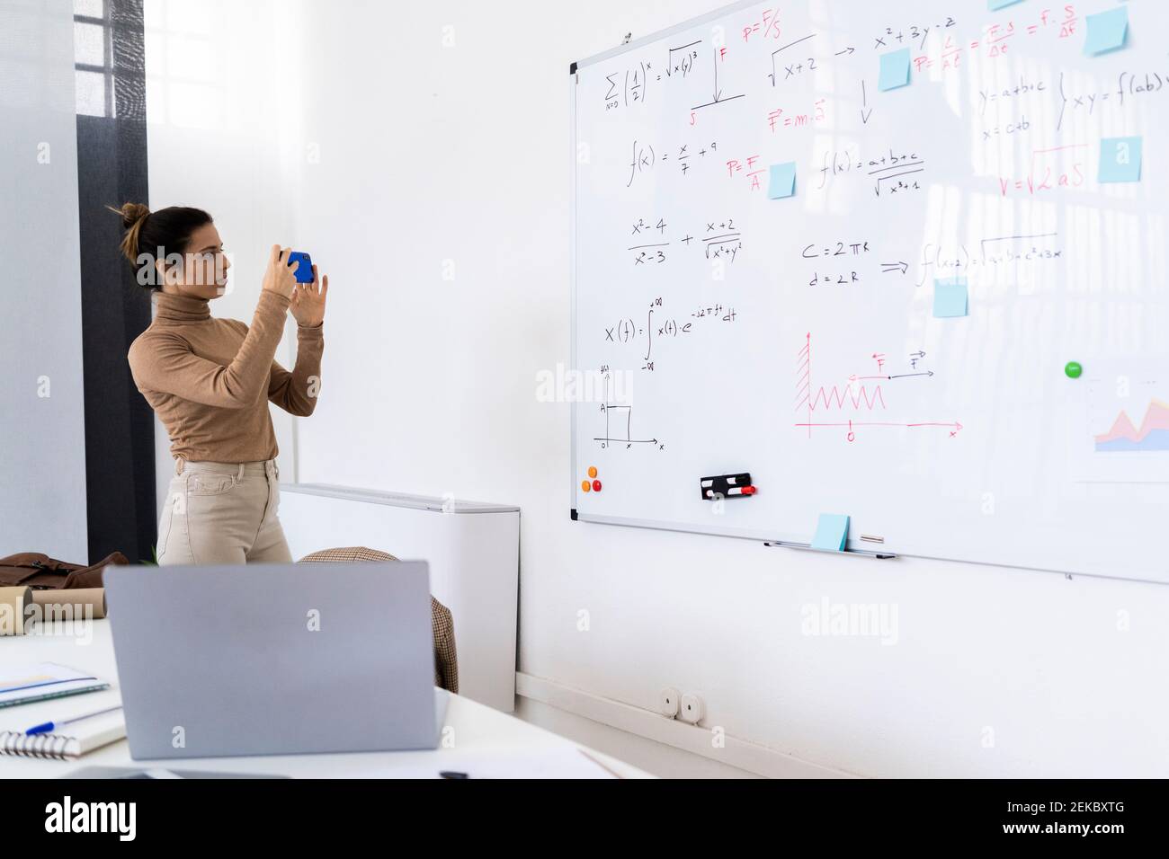 Whiteboard math hi-res stock photography and images - Alamy