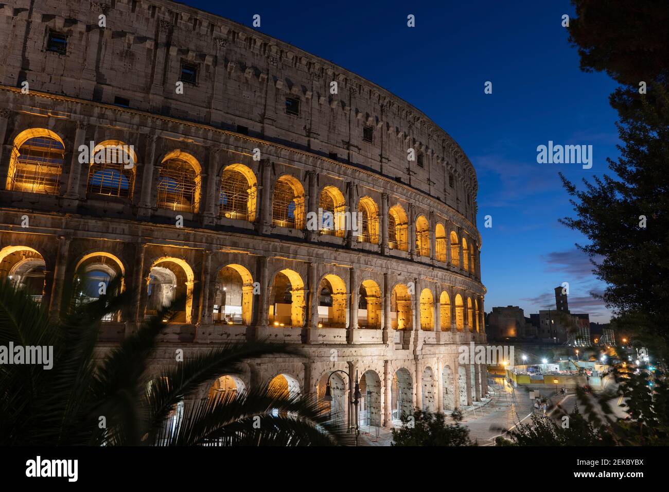 Colosseum ancient structure hi-res stock photography and images - Alamy