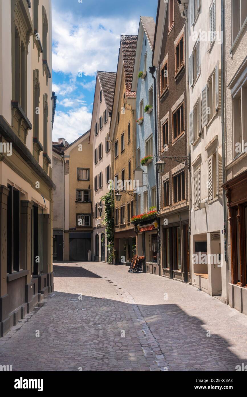 Row house hi-res stock photography and images - Alamy