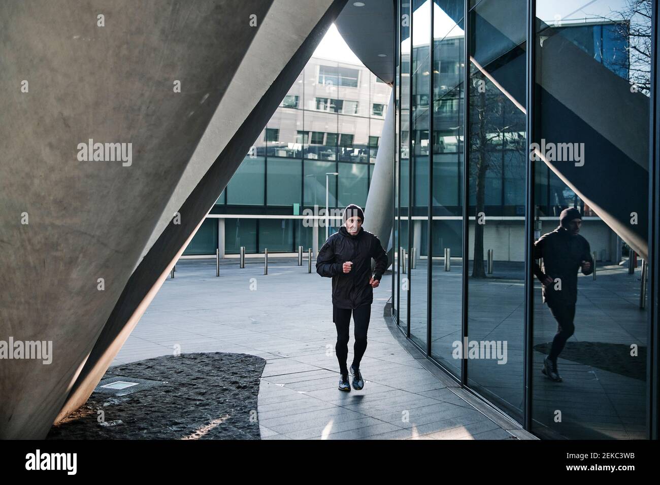 Sunshine on glass building hi-res stock photography and images - Alamy