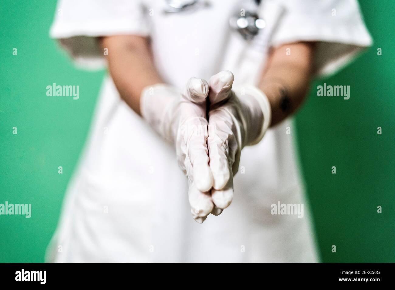 Female doctor hands hi-res stock photography and images - Alamy