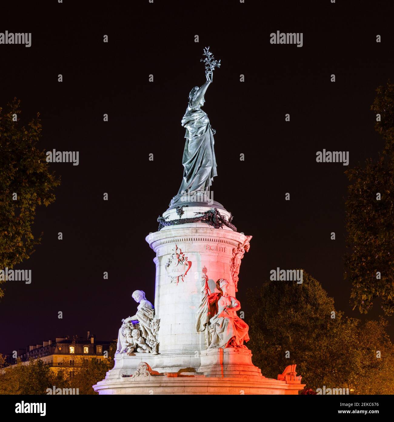 Marianne statue paris hi-res stock photography and images - Alamy