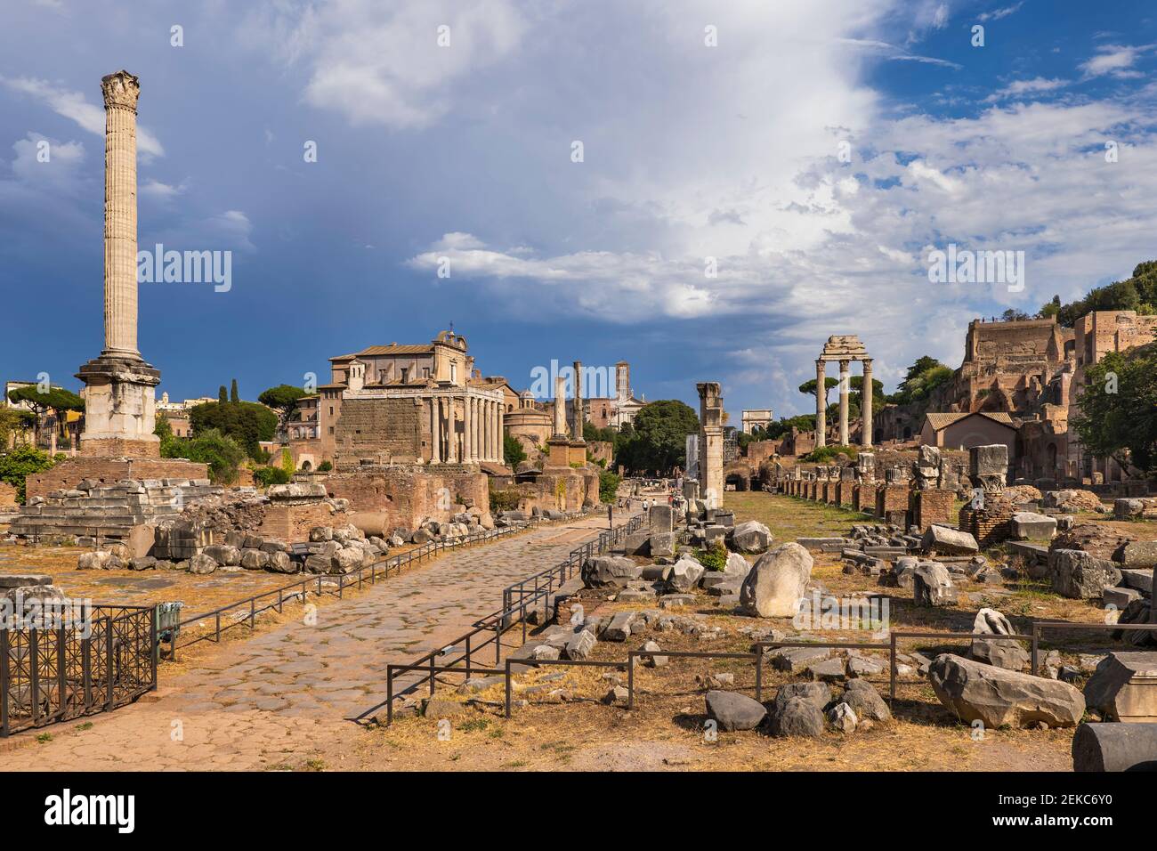 The roman forum ancient ruins hi-res stock photography and images - Alamy