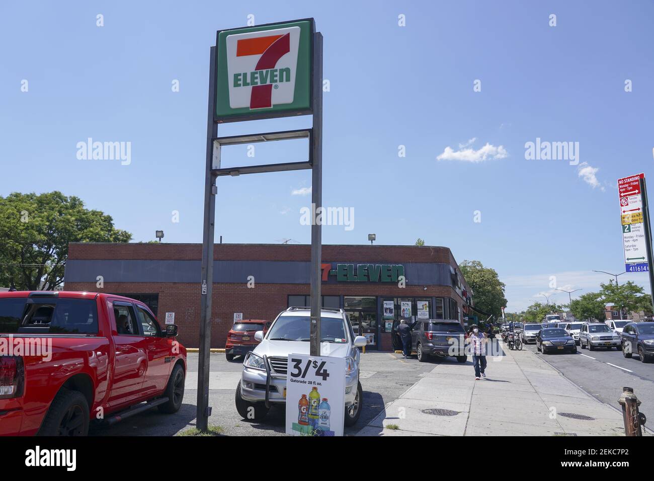 7 Eleven Sign Seen Outside Its Store In Queens Japanese Retail Major