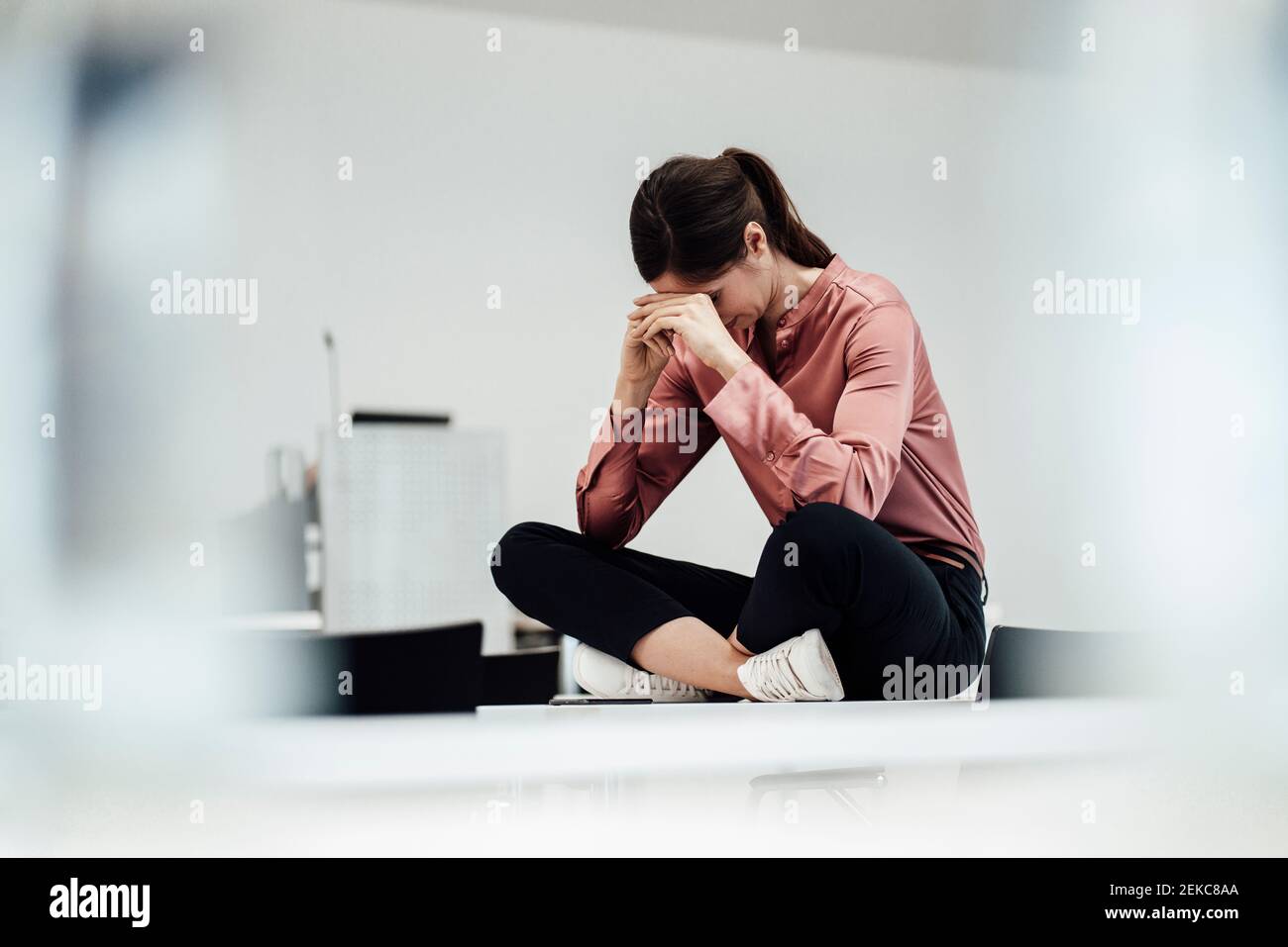 Worried business people in office hi-res stock photography and images ...