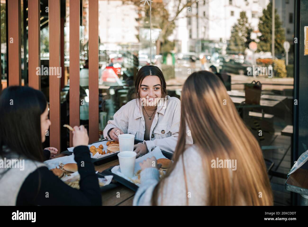 Burger restaurant outdoor hi-res stock photography and images - Alamy